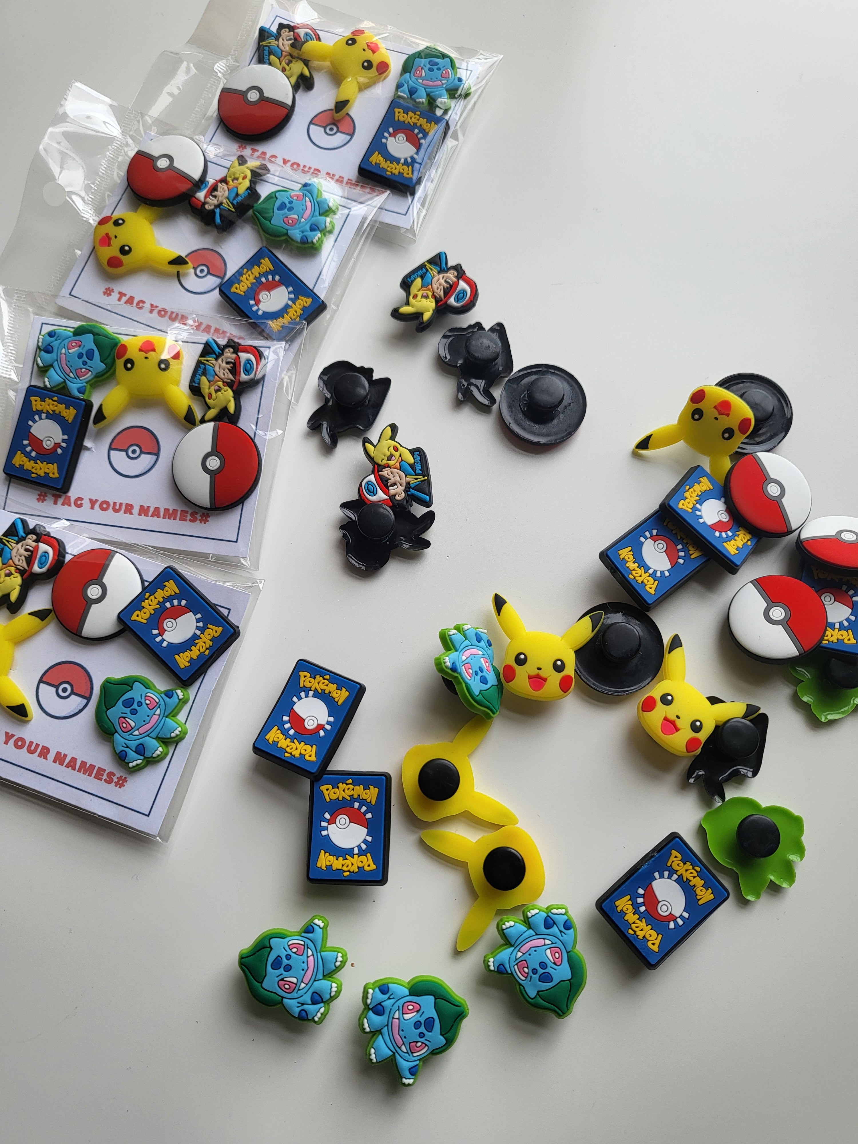 Crocs charms – Tag your names