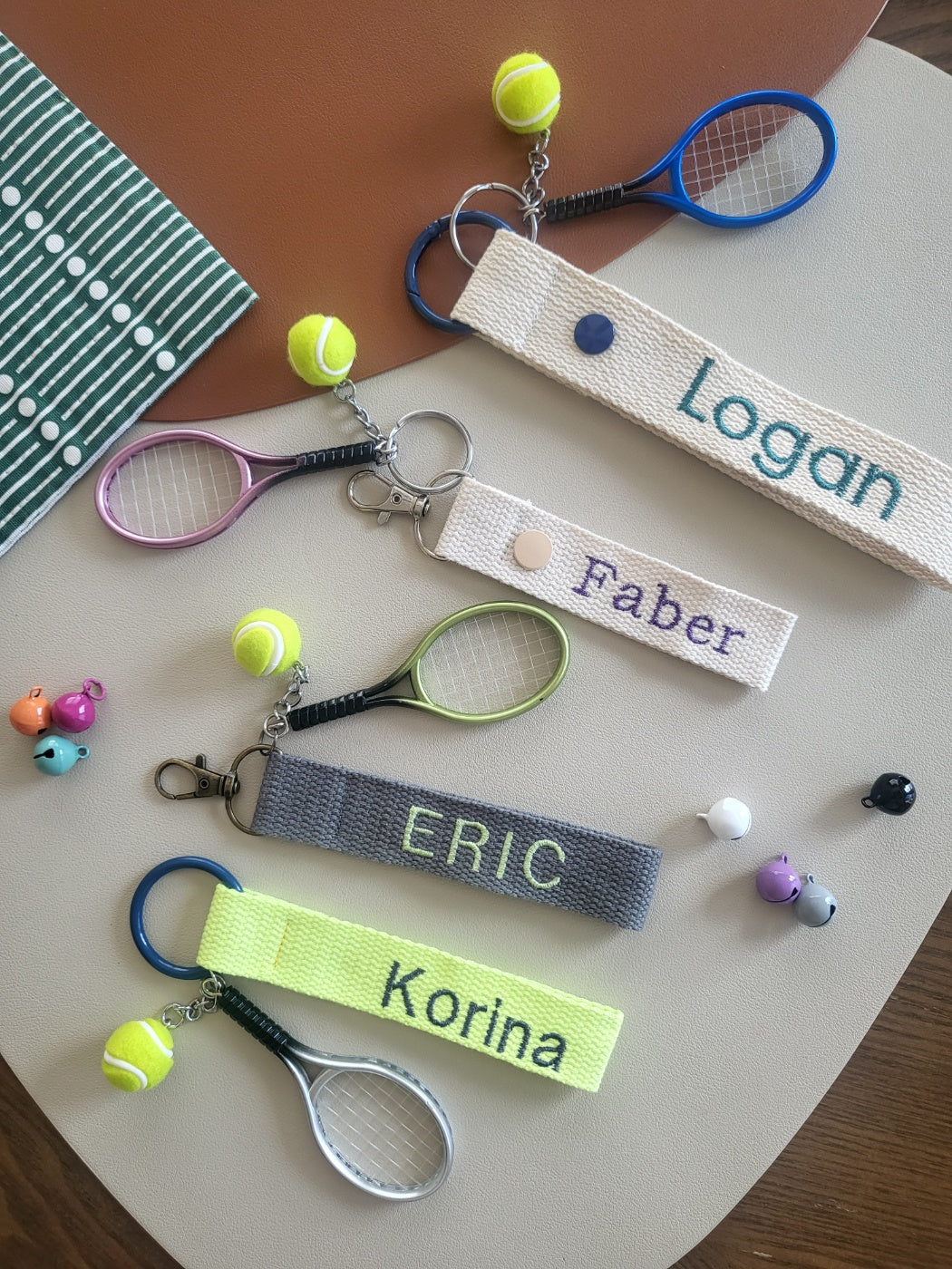 Embroidery nametag+ tennis charms – Tag your names